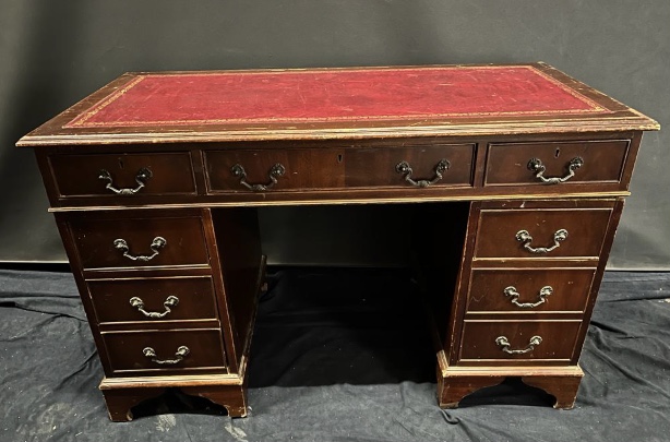 Desks and desk chairs - Celtic Prop Hire