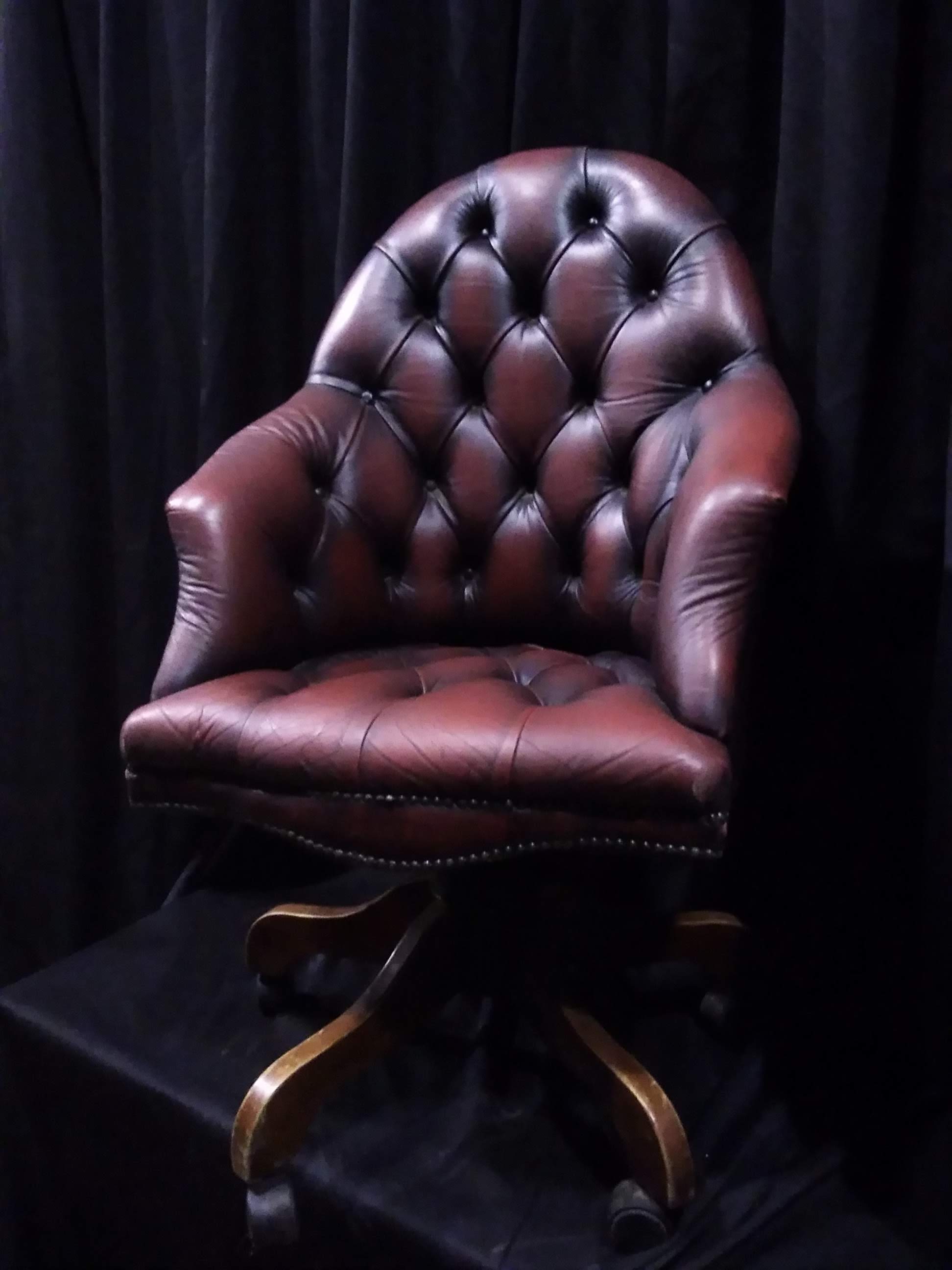 Desks and desk chairs - Celtic Prop Hire